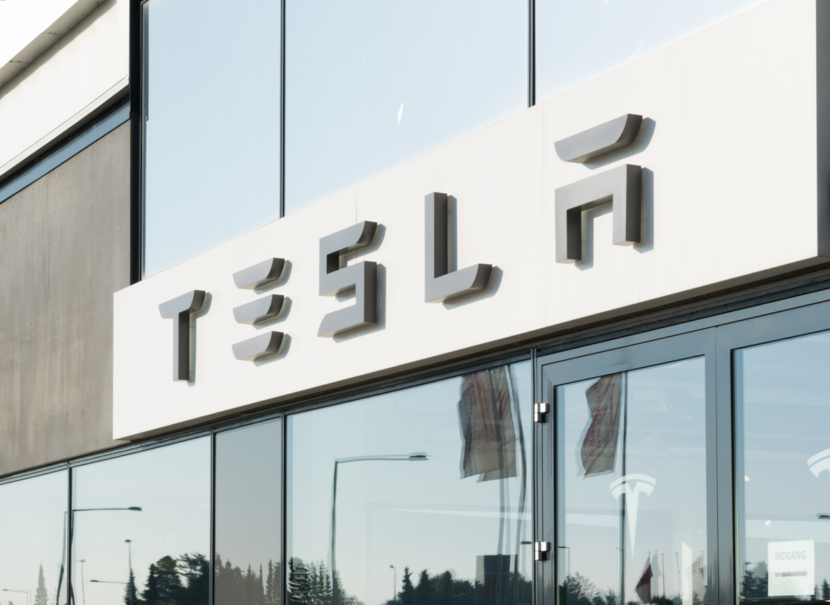 Tesla Signs Graphite Supply Deal With Syrah Resources