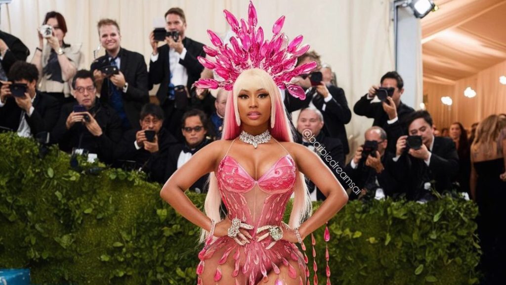 11 Celebrities Who Had Ordinary Jobs Before Fame