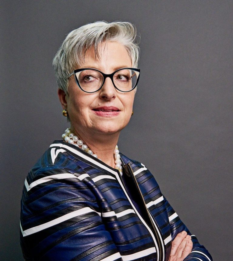 Top Female CEOs Leading Major Companies in 2025