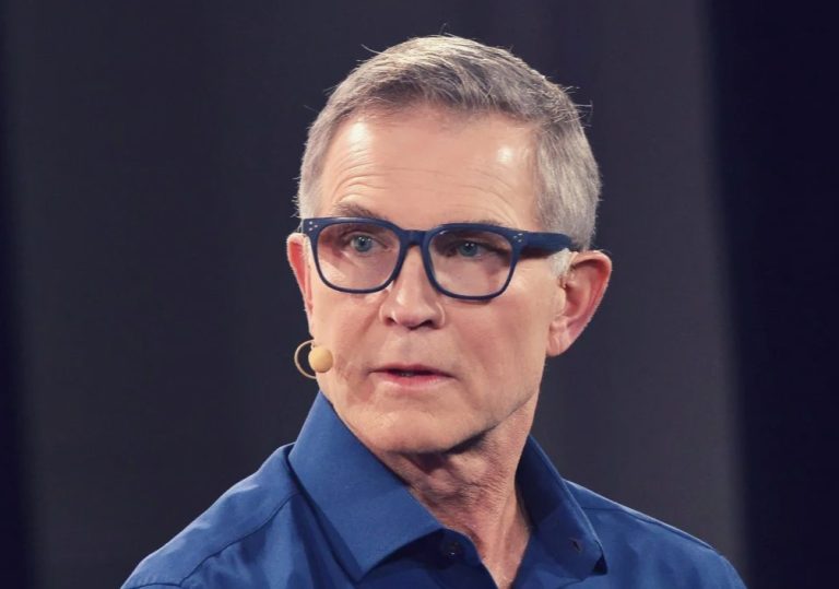 Roblox CEO Outlines Child Safety Strategy for Kids Online